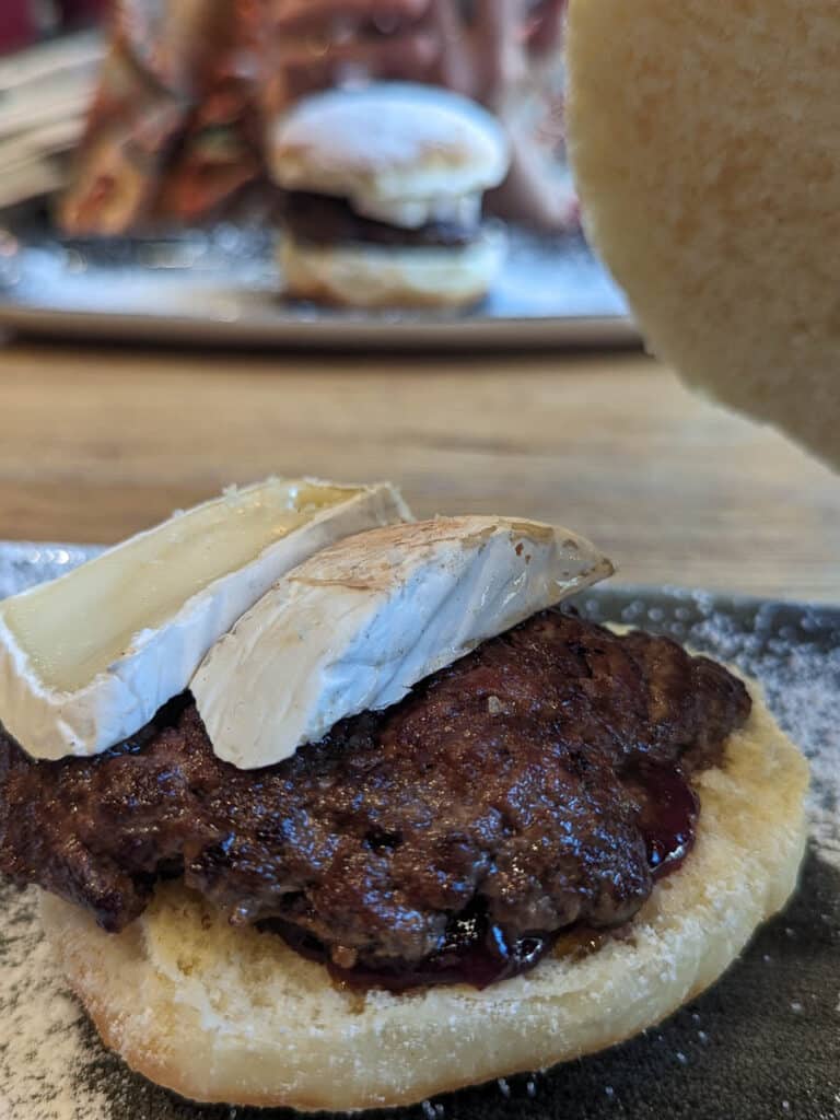 Wie schmeckt der Krapfenburger?